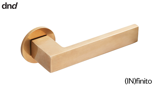 Maniglia per porta Infinito dnd handles con rosetta tonda • Maniglie Design